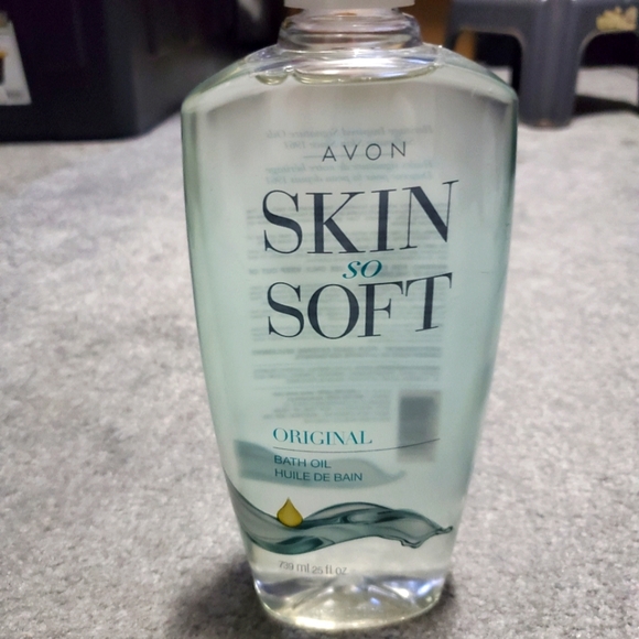 Avon | Bath & Body | Skin So Soft Original Bath Oil | Poshmark
